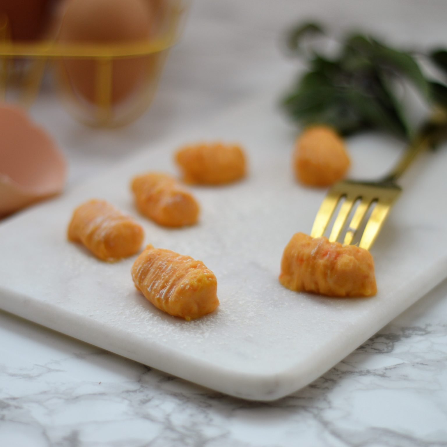 Traag gegaard buikspek met Oosterse marinade en zoete aardappelpuree